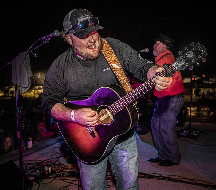 Entertainment - Kansas Crossing Casino | Pittsburg, KS